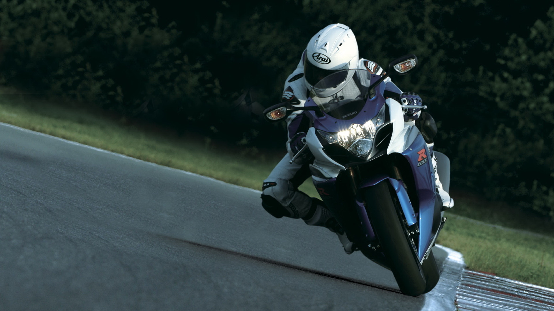 Suzuki Bike Wallpapers 21 - [1920 x 1080]